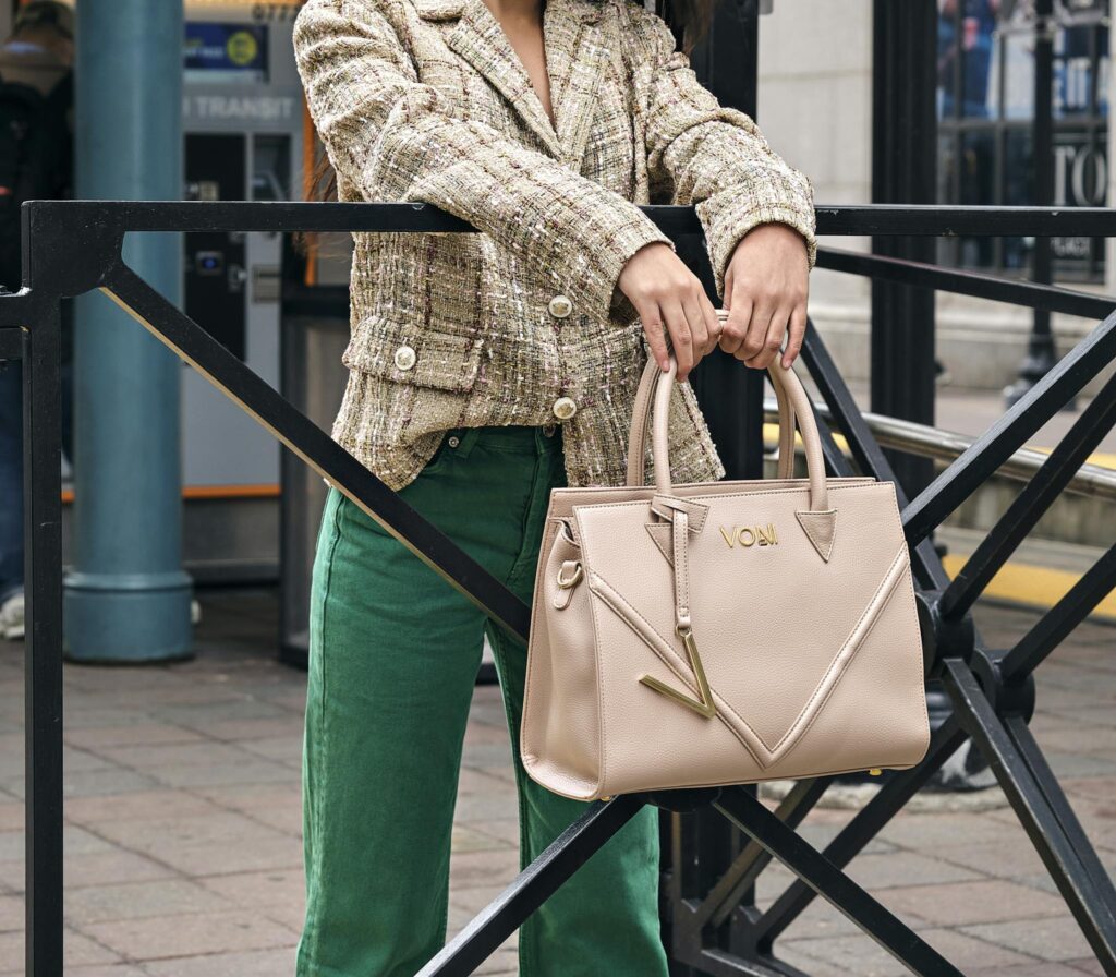 What to Wear With Mint Green Pants: Chic Combos Unveiled - My OutfitCombo